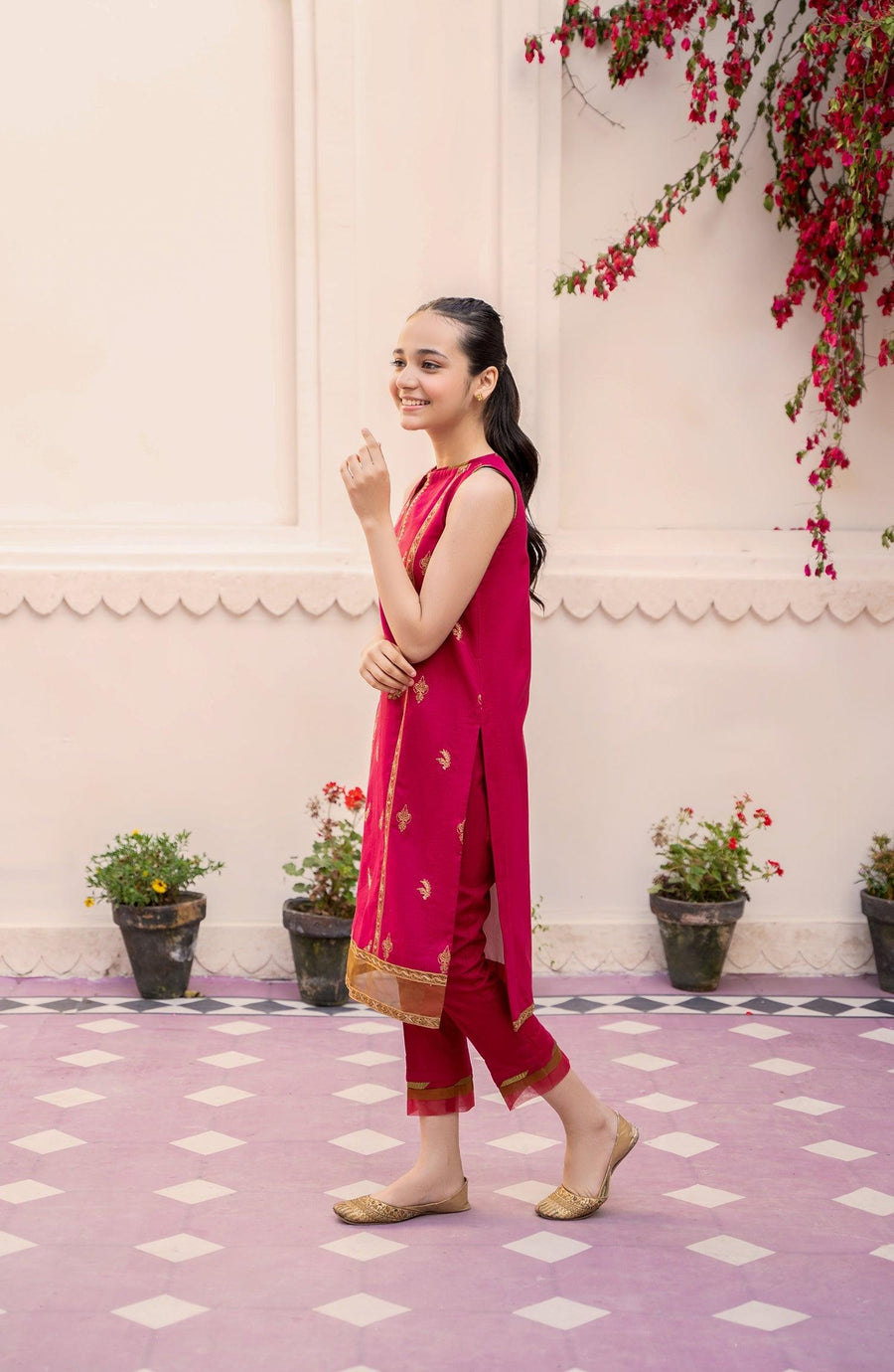 Popular Maryum n Maria Pakistani Brand for women at Rangreza